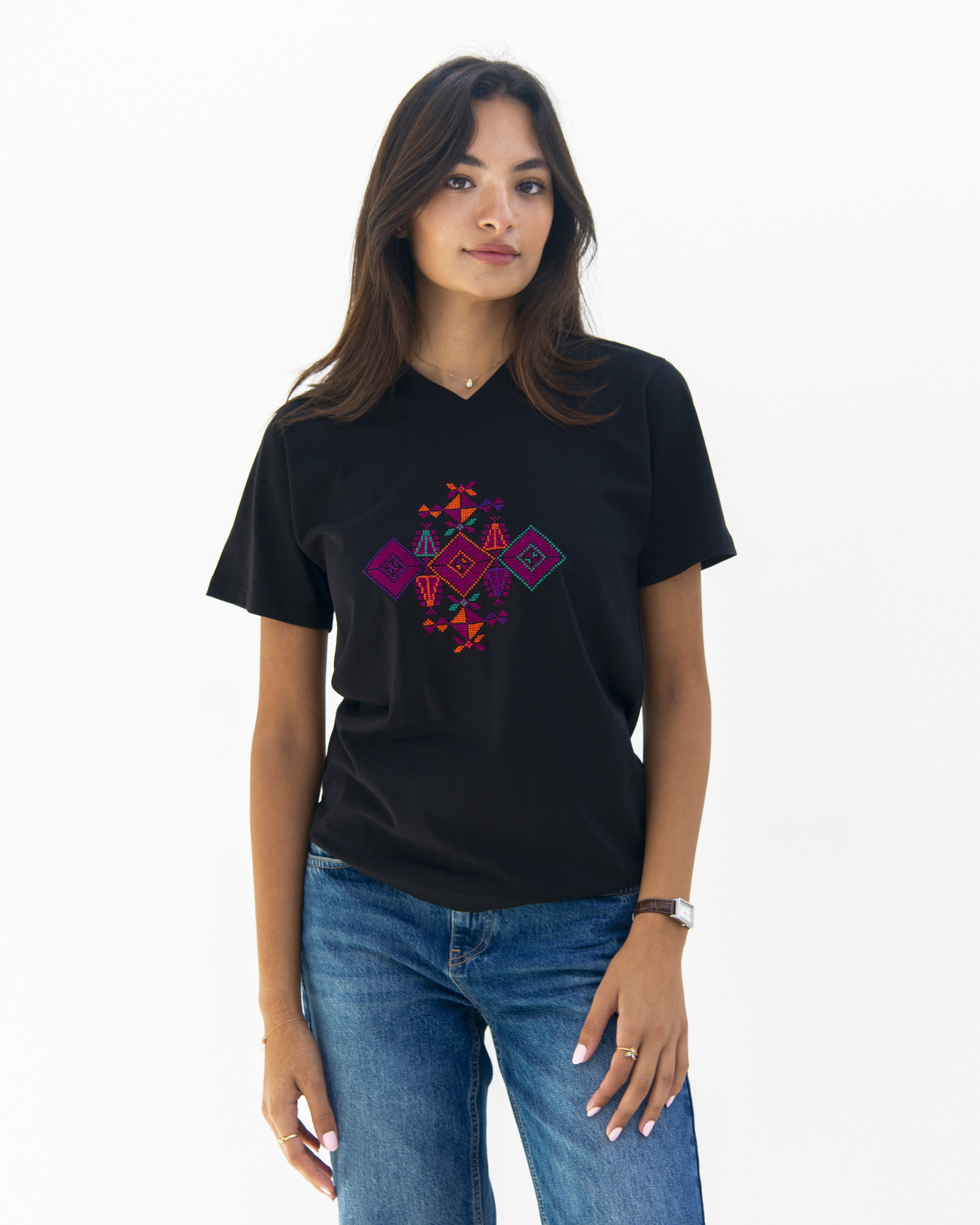 JOD 35.00 - Geometric shapes {JAFFA} – ramz.emboidery