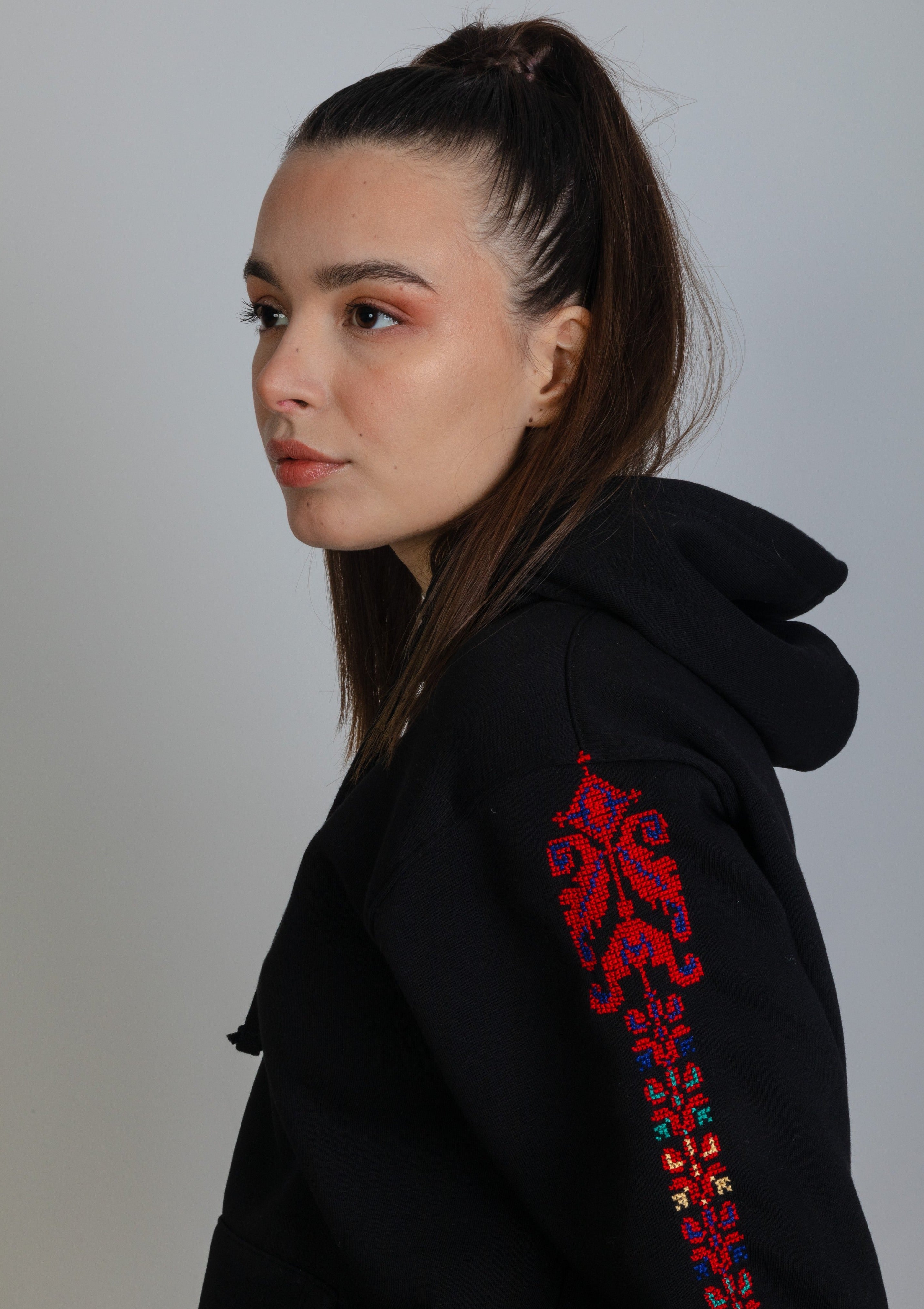 JOD 58.00 - Vases Hoodie {JAFFA} – ramz.emboidery